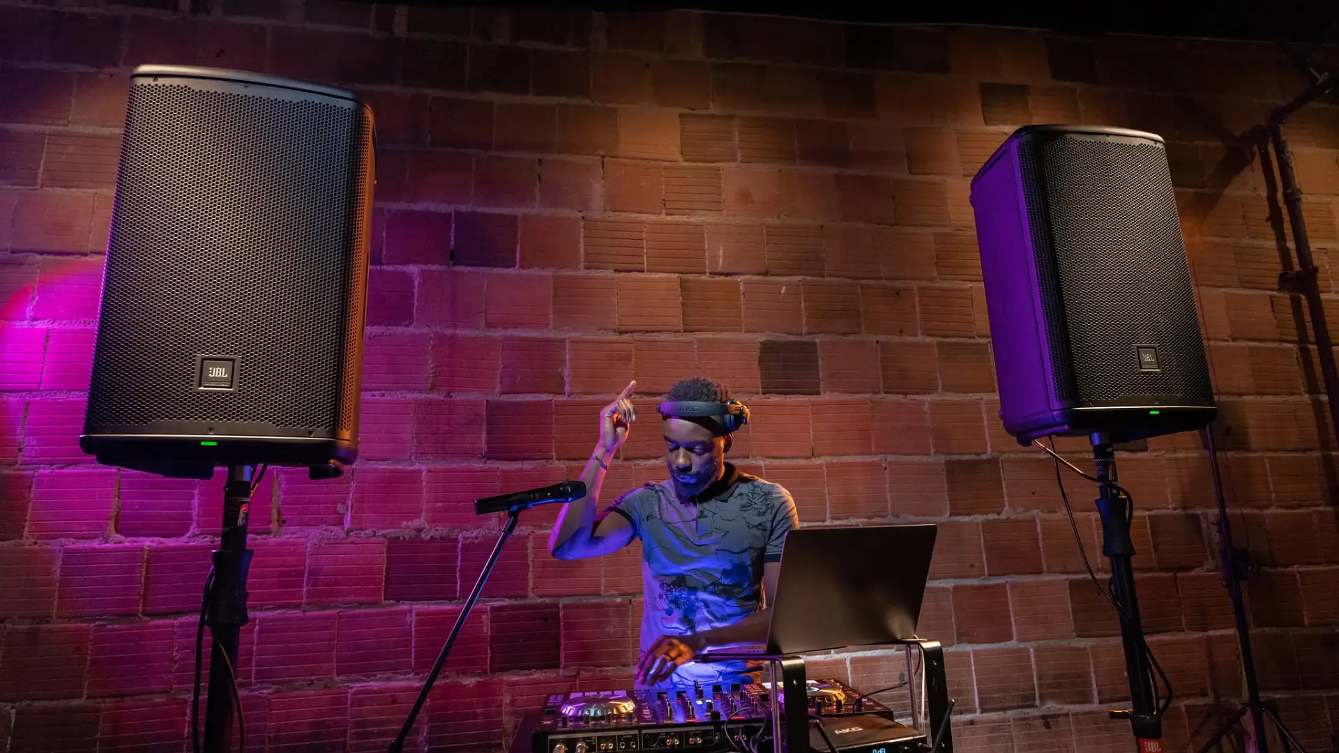 Allmusiccorp Miami - Sale of musical equipment